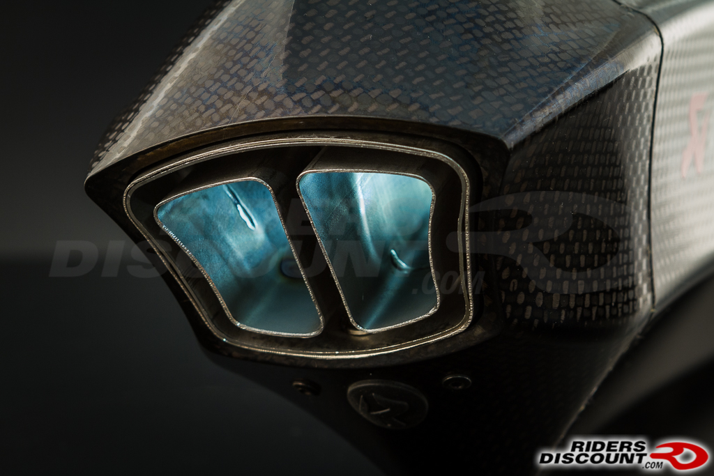 Akrapovic Evo Carbon Fiber exhaust for the 2015 Yamaha R1 | 13x Forums